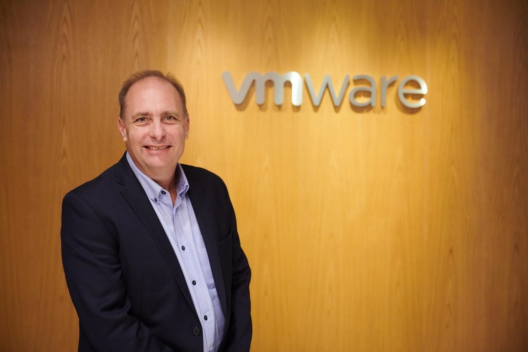 如何快速提升台灣企業數位競爭力？專訪 VMware 資深副總裁暨亞太及日本地區總經理 Duncan Hewett | TechOrange 科技報橘
